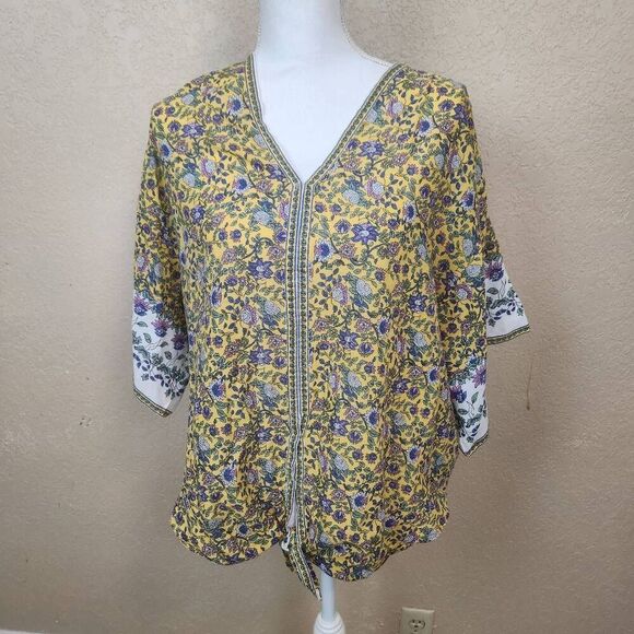 Chelsea & Violet | Tops | Chelsea Violet Yellow Purple Floral Cropped ...